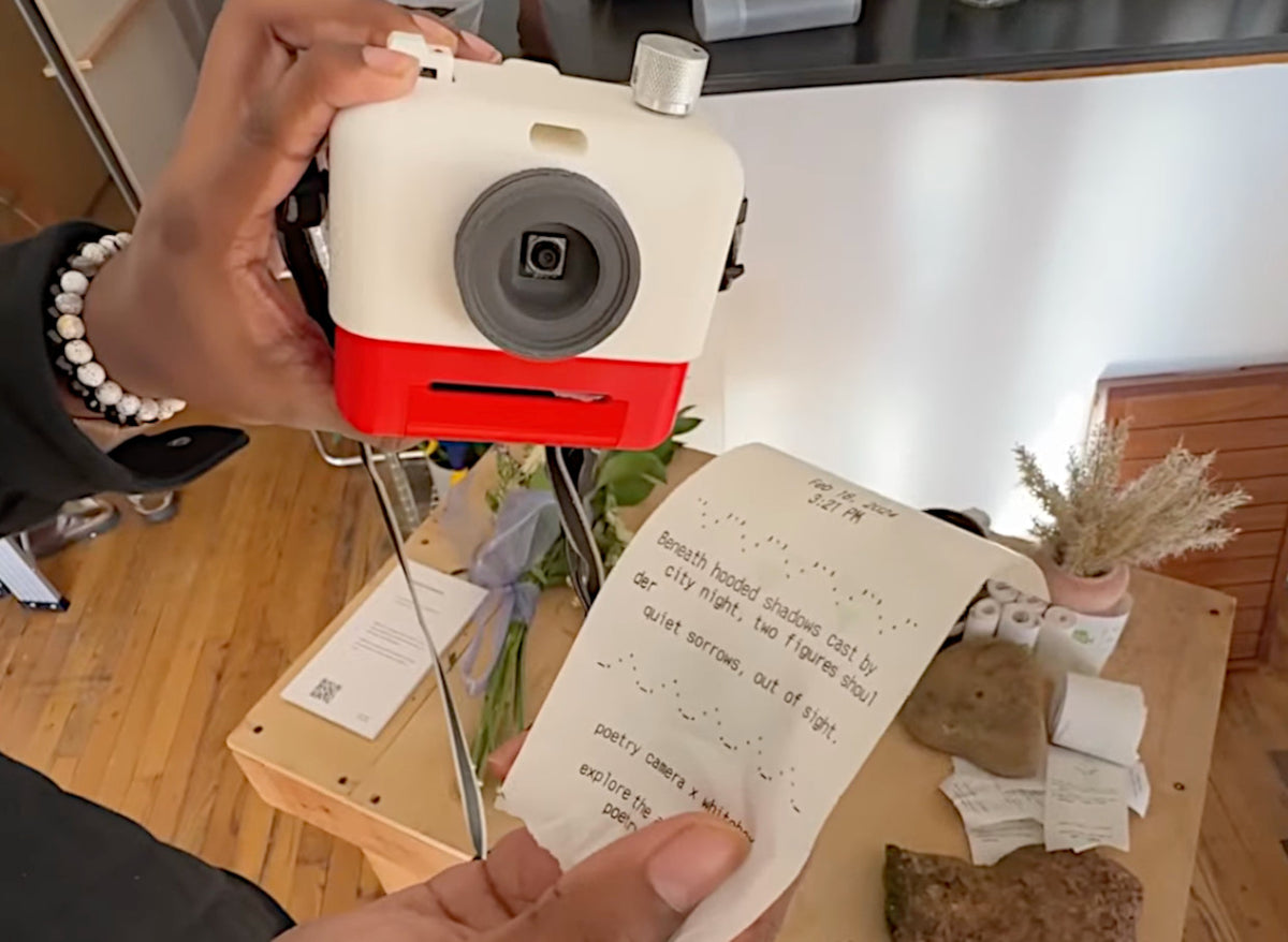 كاميرا الشعر الذكية | تنتج قصائد بدلاً من الصور وتُثير الإبداع بدلًا من الميجا بكسل - zasshope